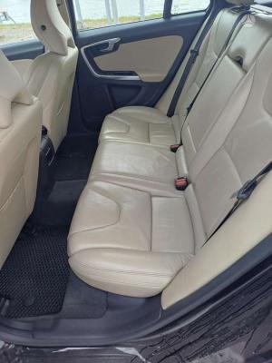 Brown Volvo V60 2014 in Kaunas, with an engine capacity of 2.40 L and mileage of 254 thousand km for 7000 €, photo 15 on AUTOMOTO.COM.LV