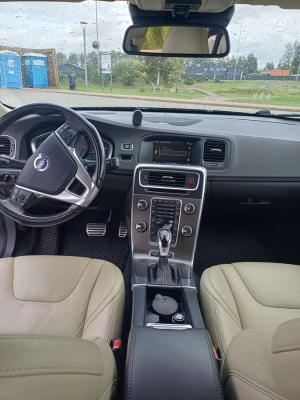 Brown Volvo V60 2014 in Kaunas, with an engine capacity of 2.40 L and mileage of 254 thousand km for 7000 €, photo 16 on AUTOMOTO.COM.LV