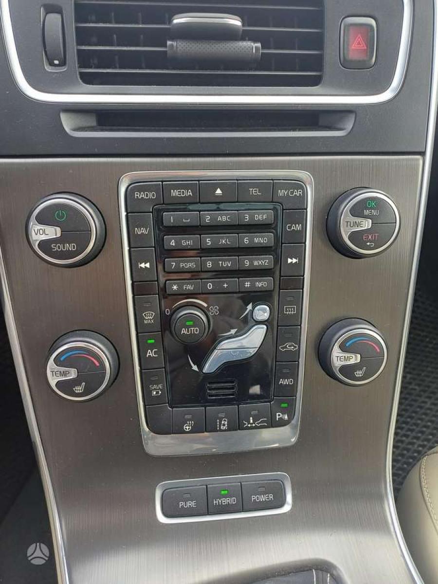 Brown Volvo V60 2014 in Kaunas, with an engine capacity of 2.40 L and mileage of 254 thousand km for 7000 €, photo 17 on AUTOMOTO.COM.LV