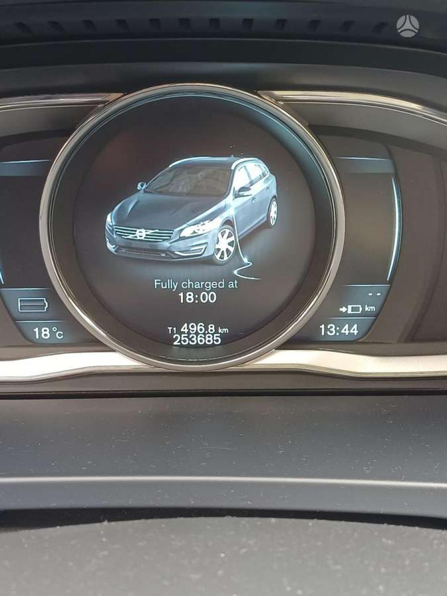 Brown Volvo V60 2014 in Kaunas, with an engine capacity of 2.40 L and mileage of 254 thousand km for 7000 €, photo 20 on AUTOMOTO.COM.LV
