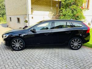 Brūns Volvo V60 2014 Prienai, ar dzinēja tilpumu 2.40 L un nobraukumu 212 tūkst. km par 8199 €, foto 3 vietnē AUTOMOTO.COM.LV
