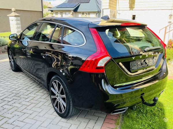 Volvo V60 2014 in Prienai on AUTOMOTO.COM.LV Brown Volvo V60 2014 in Prienai, with an engine capacity of 2.40 L and mileage of 212 thousand km for 8199 €, photo 4 on AUTOMOTO.COM.LV
