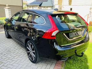 Brūns Volvo V60 2014 Prienai, ar dzinēja tilpumu 2.40 L un nobraukumu 212 tūkst. km par 8199 €, foto 4 vietnē AUTOMOTO.COM.LV