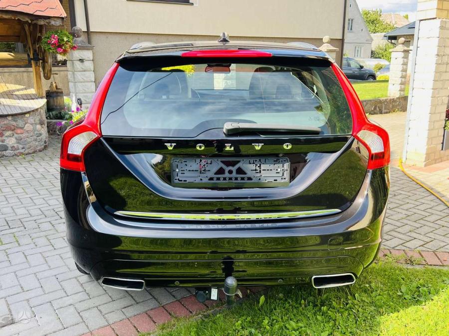Brūns Volvo V60 2014 Prienai, ar dzinēja tilpumu 2.40 L un nobraukumu 212 tūkst. km par 8199 €, foto 5 vietnē AUTOMOTO.COM.LV
