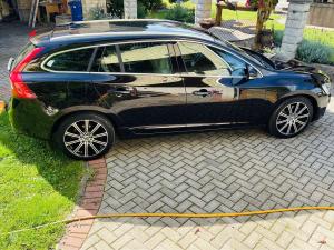 Brūns Volvo V60 2014 Prienai, ar dzinēja tilpumu 2.40 L un nobraukumu 212 tūkst. km par 8199 €, foto 7 vietnē AUTOMOTO.COM.LV