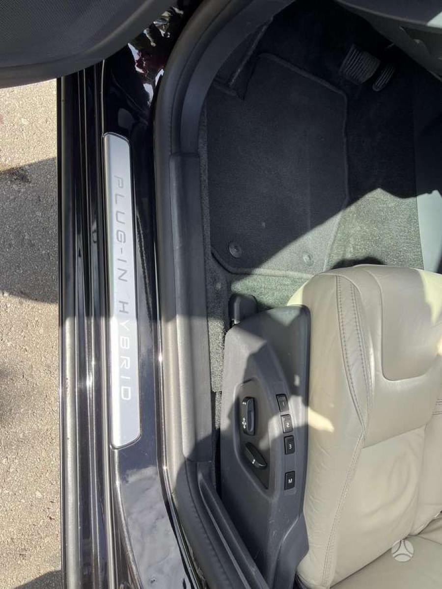 Brūns Volvo V60 2014 Prienai, ar dzinēja tilpumu 2.40 L un nobraukumu 212 tūkst. km par 8199 €, foto 19 vietnē AUTOMOTO.COM.LV