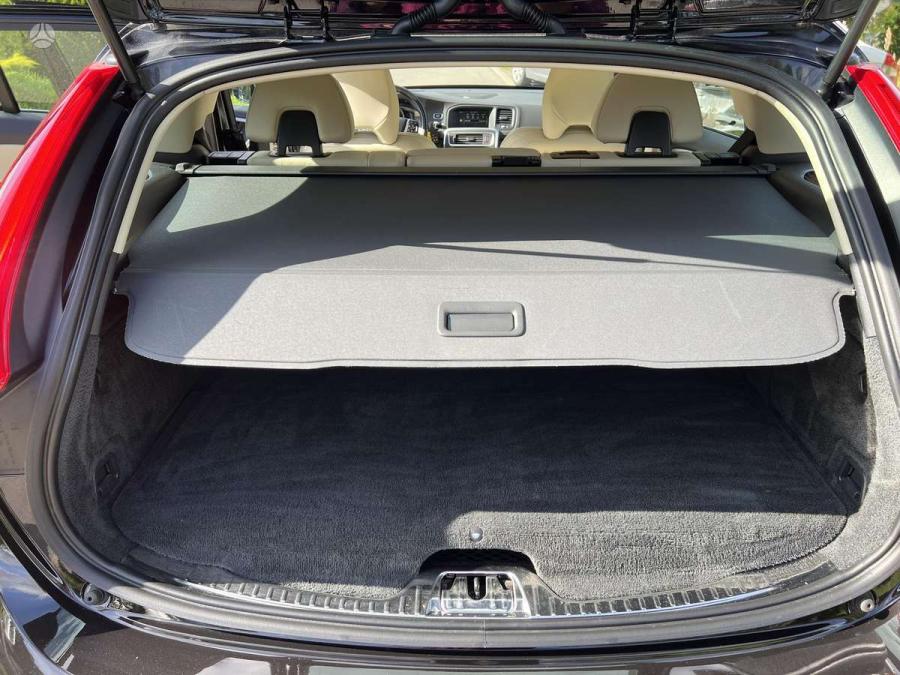 Brūns Volvo V60 2014 Prienai, ar dzinēja tilpumu 2.40 L un nobraukumu 212 tūkst. km par 8199 €, foto 21 vietnē AUTOMOTO.COM.LV