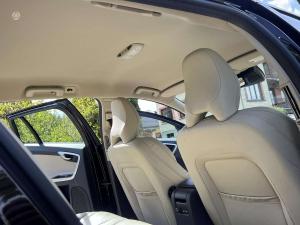 Brūns Volvo V60 2014 Prienai, ar dzinēja tilpumu 2.40 L un nobraukumu 212 tūkst. km par 8199 €, foto 24 vietnē AUTOMOTO.COM.LV