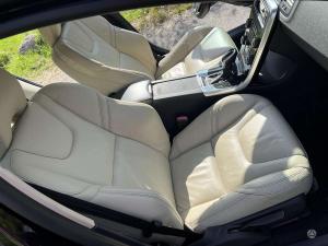 Brūns Volvo V60 2014 Prienai, ar dzinēja tilpumu 2.40 L un nobraukumu 212 tūkst. km par 8199 €, foto 27 vietnē AUTOMOTO.COM.LV