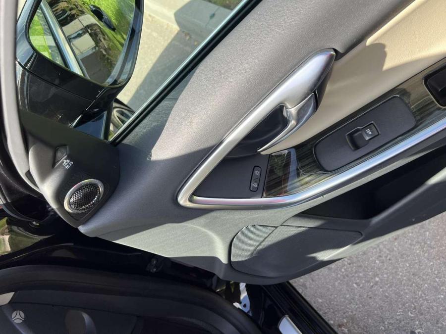 Brūns Volvo V60 2014 Prienai, ar dzinēja tilpumu 2.40 L un nobraukumu 212 tūkst. km par 8199 €, foto 32 vietnē AUTOMOTO.COM.LV