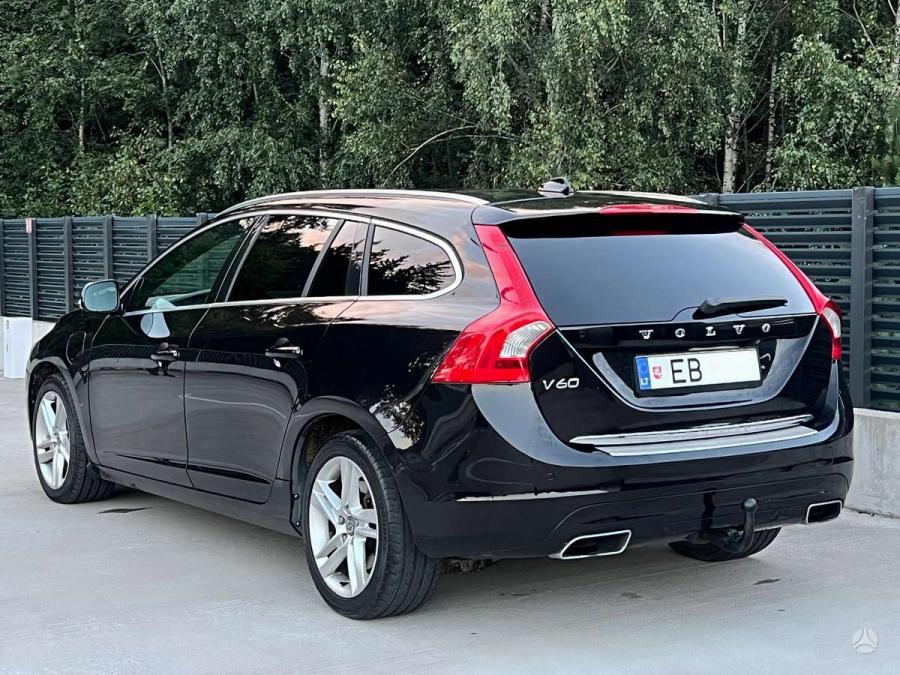 Brown Volvo V60 2014 in Vilnius, with an engine capacity of 0.00 L and mileage of 265 thousand km for 5900 €, photo 3 on AUTOMOTO.COM.LV