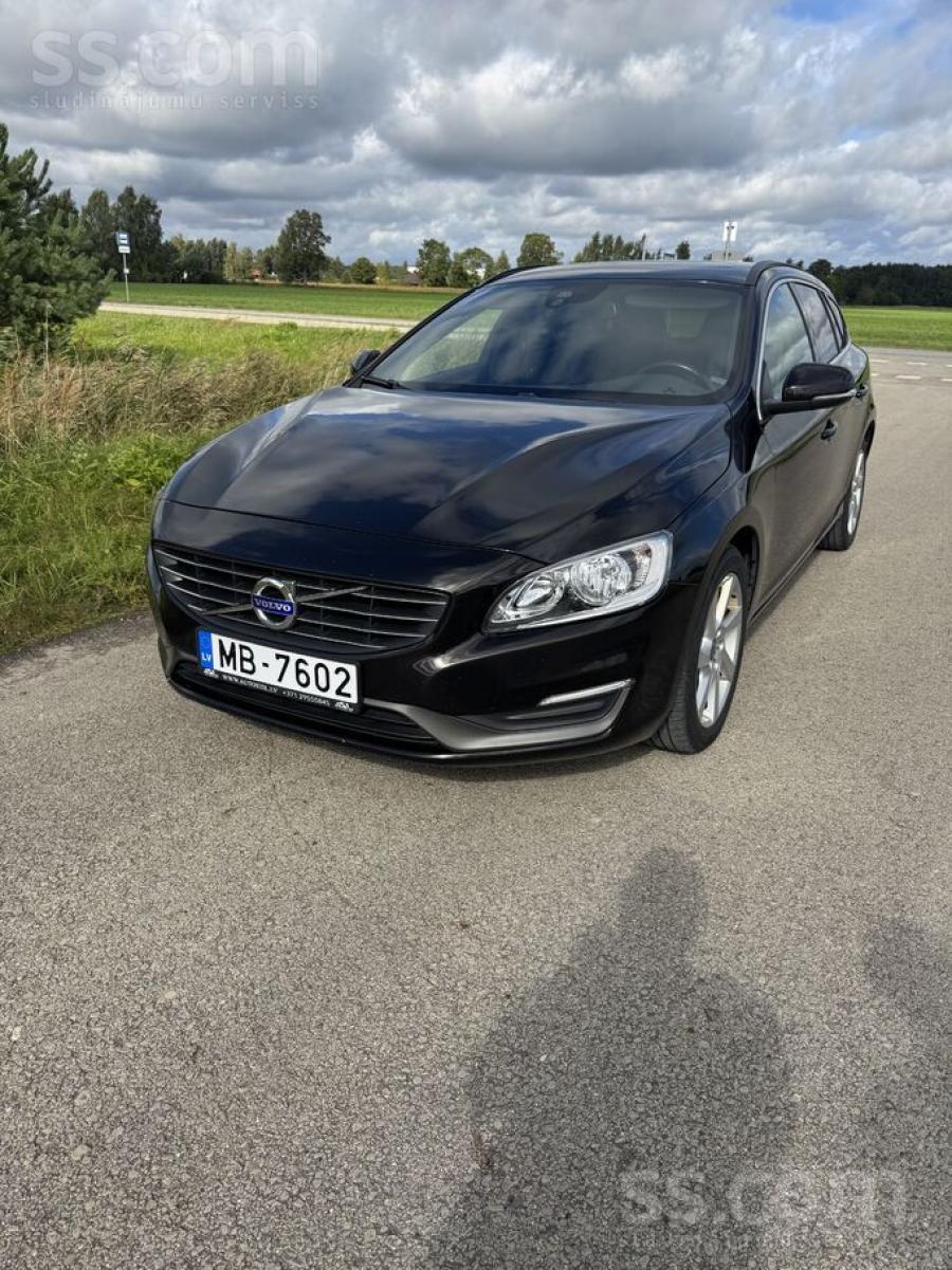 Brūns Volvo V60 2014 Rīga, ar dzinēja tilpumu 2.00 L un nobraukumu 300 tūkst. km par 5750 €, foto 4 vietnē AUTOMOTO.COM.LV