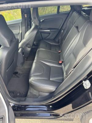 Brūns Volvo V60 2014 Rīga, ar dzinēja tilpumu 2.00 L un nobraukumu 300 tūkst. km par 5750 €, foto 8 vietnē AUTOMOTO.COM.LV