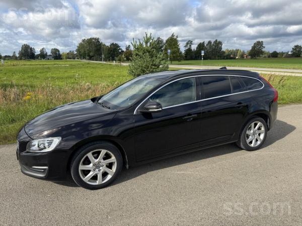 Brūns Volvo V60 2014 Rīga, ar dzinēja tilpumu 2.00 L un nobraukumu 301 tūkst. km par 6100 €, foto 1 vietnē AUTOMOTO.COM.LV
