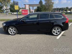 Brūns Volvo V60 2014 Rīga, ar dzinēja tilpumu 2.40 L un nobraukumu 213 tūkst. km par 9450 €, foto 3 vietnē AUTOMOTO.COM.LV