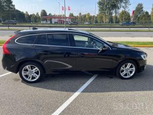 Brūns Volvo V60 2014 Rīga, ar dzinēja tilpumu 2.40 L un nobraukumu 213 tūkst. km par 9450 €, foto 6 vietnē AUTOMOTO.COM.LV