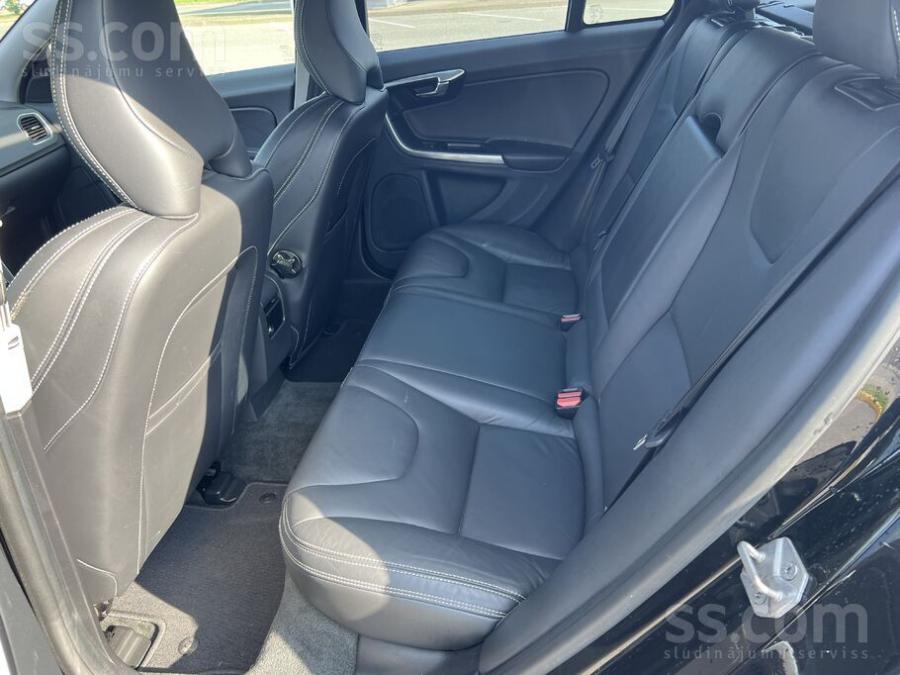 Brūns Volvo V60 2014 Rīga, ar dzinēja tilpumu 2.40 L un nobraukumu 213 tūkst. km par 9450 €, foto 9 vietnē AUTOMOTO.COM.LV