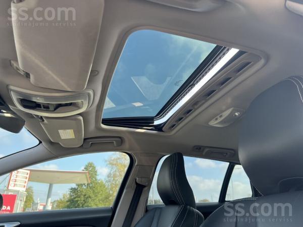 Brown Volvo V60 2014 in Riga, with an engine capacity of 2.40 L and mileage of 213 thousand km for 9450 €, photo 11 on AUTOMOTO.COM.LV