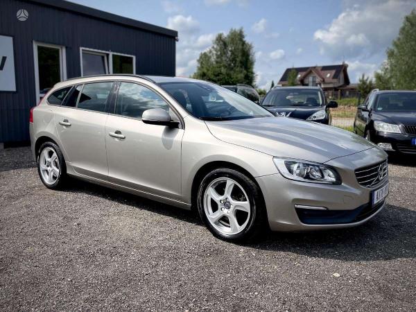 Brūns Volvo V60 2015 Viļņa, ar dzinēja tilpumu 2.00 L un nobraukumu 292 tūkst. km par 6999 €, foto 7 vietnē AUTOMOTO.COM.LV