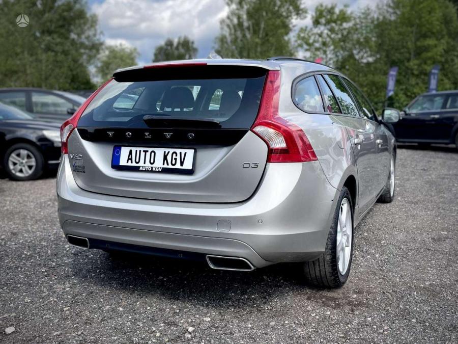 Brown Volvo V60 2015 in Vilnius, with an engine capacity of 2.00 L and mileage of 292 thousand km for 6999 €, photo 5 on AUTOMOTO.COM.LV