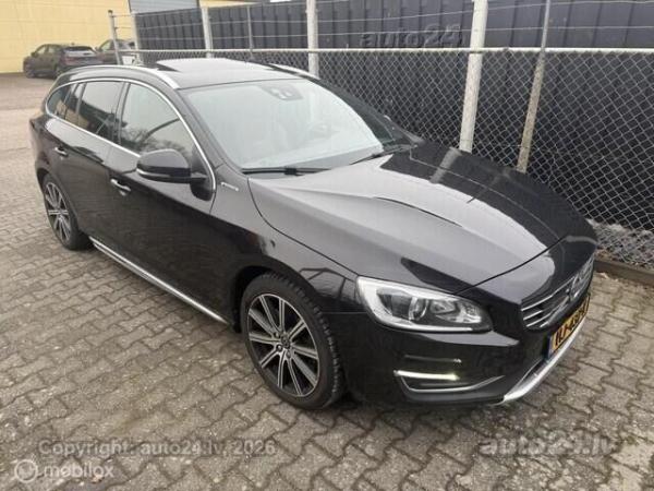 Brūns Volvo V60 2015 Tartu, ar dzinēja tilpumu 2.40 L un nobraukumu 192 tūkst. km par 12100 €, foto 1 vietnē AUTOMOTO.COM.LV