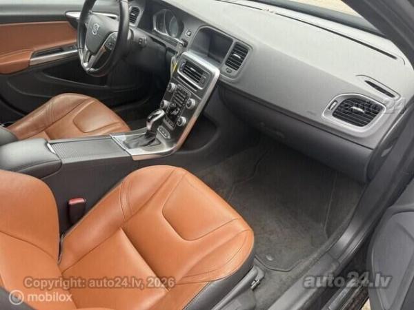Brūns Volvo V60 2015 Tartu, ar dzinēja tilpumu 2.40 L un nobraukumu 192 tūkst. km par 12100 €, foto 9 vietnē AUTOMOTO.COM.LV