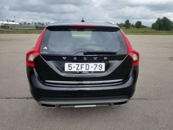 Brūns Volvo V60 2015 Raseiniai, ar dzinēja tilpumu 2.40 L un nobraukumu 290 tūkst. km par 9250 €, foto 6 vietnē AUTOMOTO.COM.LV