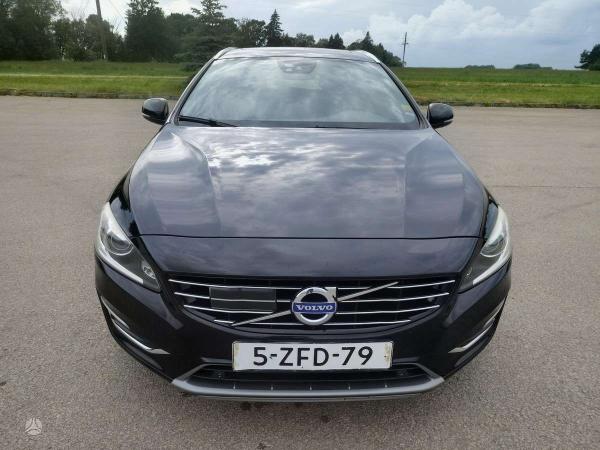 Brūns Volvo V60 2015 Raseiniai, ar dzinēja tilpumu 2.40 L un nobraukumu 290 tūkst. km par 9250 €, foto 7 vietnē AUTOMOTO.COM.LV