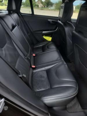 Brown Volvo V60 2015 in Raseiniai, with an engine capacity of 2.40 L and mileage of 290 thousand km for 9250 €, photo 15 on AUTOMOTO.COM.LV