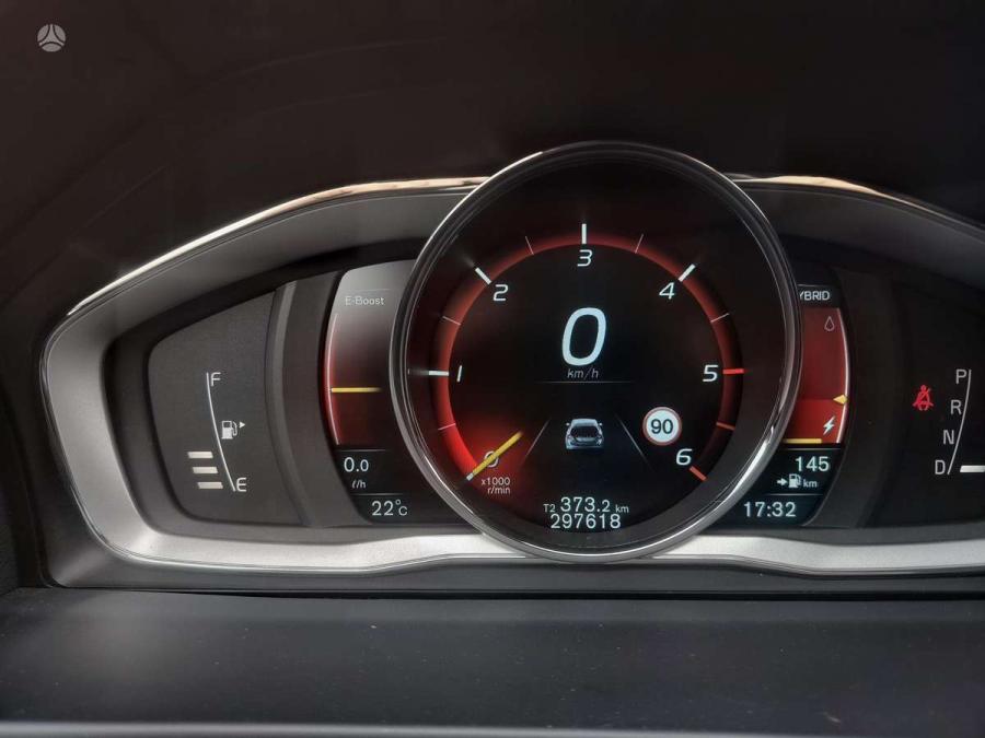 Brown Volvo V60 2015 in Raseiniai, with an engine capacity of 2.40 L and mileage of 290 thousand km for 9250 €, photo 23 on AUTOMOTO.COM.LV