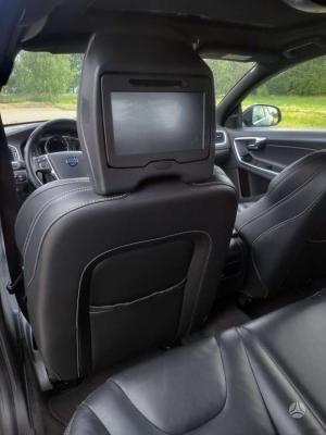 Brown Volvo V60 2015 in Raseiniai, with an engine capacity of 2.40 L and mileage of 290 thousand km for 9250 €, photo 29 on AUTOMOTO.COM.LV