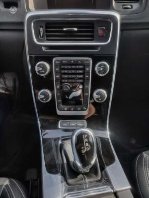 Brown Volvo V60 2015 in Raseiniai, with an engine capacity of 2.40 L and mileage of 290 thousand km for 9250 €, photo 32 on AUTOMOTO.COM.LV
