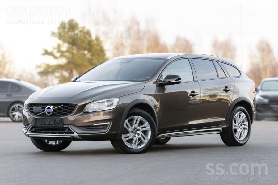 Brūns Volvo V60 2016 Jelgava, ar dzinēja tilpumu 2.40 L un nobraukumu 0 tūkst. km par 12500 €, foto 1 vietnē AUTOMOTO.COM.LV