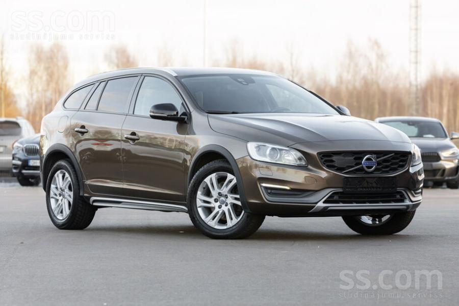 Brūns Volvo V60 2016 Jelgava, ar dzinēja tilpumu 2.40 L un nobraukumu 0 tūkst. km par 12500 €, foto 4 vietnē AUTOMOTO.COM.LV