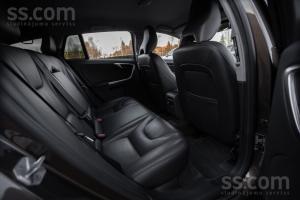 Brūns Volvo V60 2016 Jelgava, ar dzinēja tilpumu 2.40 L un nobraukumu 0 tūkst. km par 12500 €, foto 11 vietnē AUTOMOTO.COM.LV