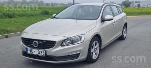 Brūns Volvo V60 2017 Liepāja, ar dzinēja tilpumu 2.00 L un nobraukumu 191 tūkst. km par 7200 €, foto 4 vietnē AUTOMOTO.COM.LV