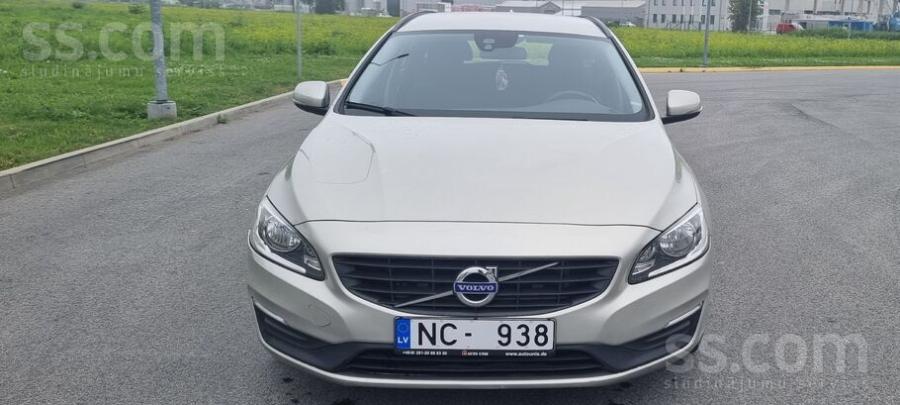 Brūns Volvo V60 2017 Liepāja, ar dzinēja tilpumu 2.00 L un nobraukumu 191 tūkst. km par 7200 €, foto 5 vietnē AUTOMOTO.COM.LV