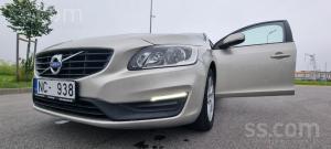 Brūns Volvo V60 2017 Liepāja, ar dzinēja tilpumu 2.00 L un nobraukumu 191 tūkst. km par 7200 €, foto 16 vietnē AUTOMOTO.COM.LV