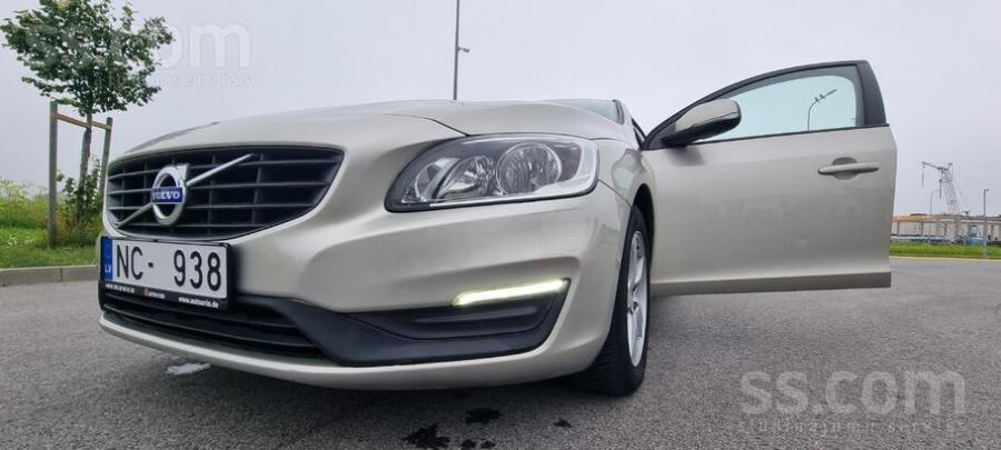 Brūns Volvo V60 2017 Liepāja, ar dzinēja tilpumu 2.00 L un nobraukumu 191 tūkst. km par 7200 €, foto 16 vietnē AUTOMOTO.COM.LV