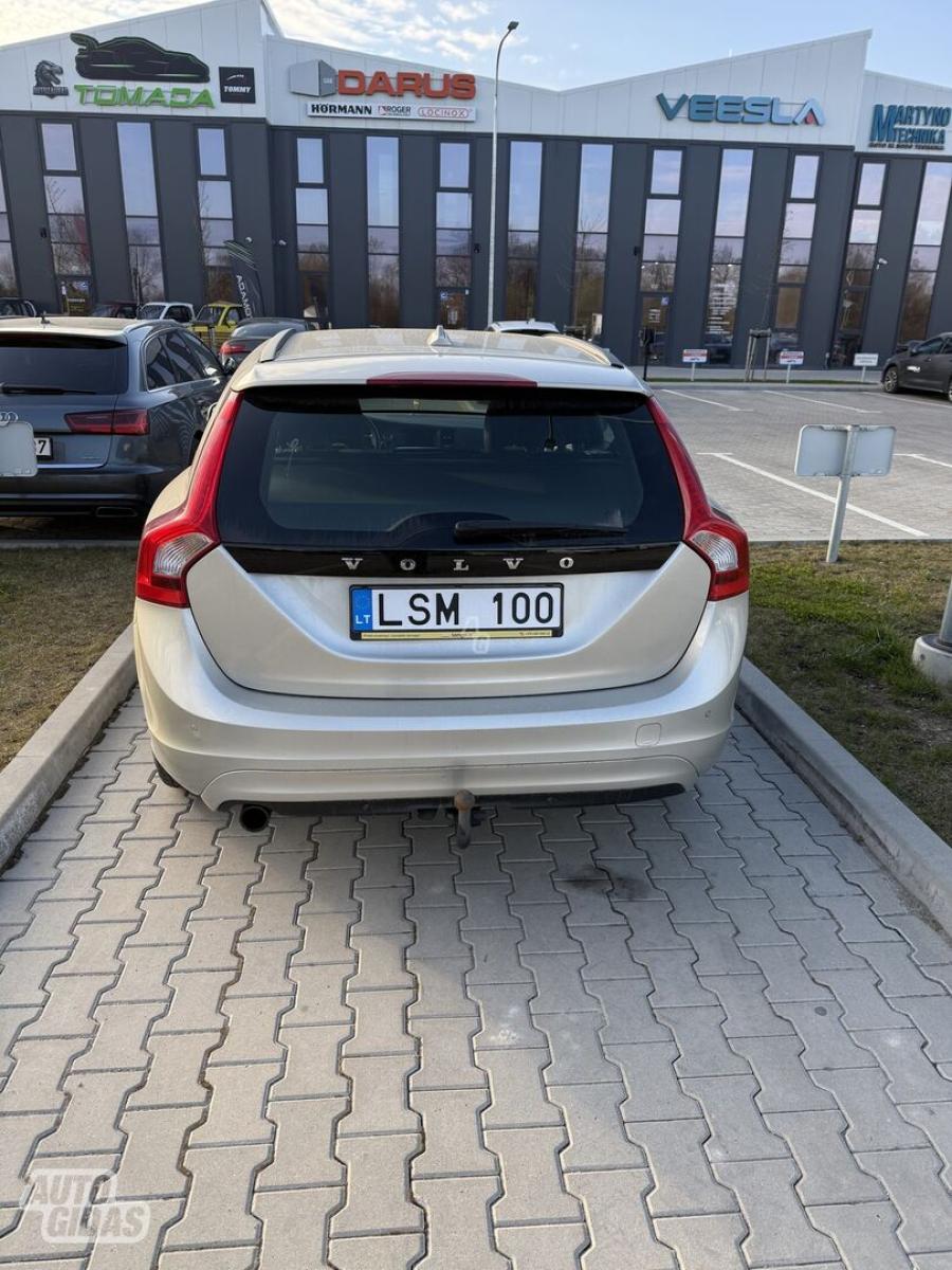 Brūns Volvo V60 2017 Kauņa, ar dzinēja tilpumu 2.00 L un nobraukumu 455 tūkst. km par 4800 €, foto 5 vietnē AUTOMOTO.COM.LV