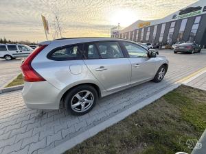 Brūns Volvo V60 2017 Kauņa, ar dzinēja tilpumu 2.00 L un nobraukumu 455 tūkst. km par 4800 €, foto 6 vietnē AUTOMOTO.COM.LV