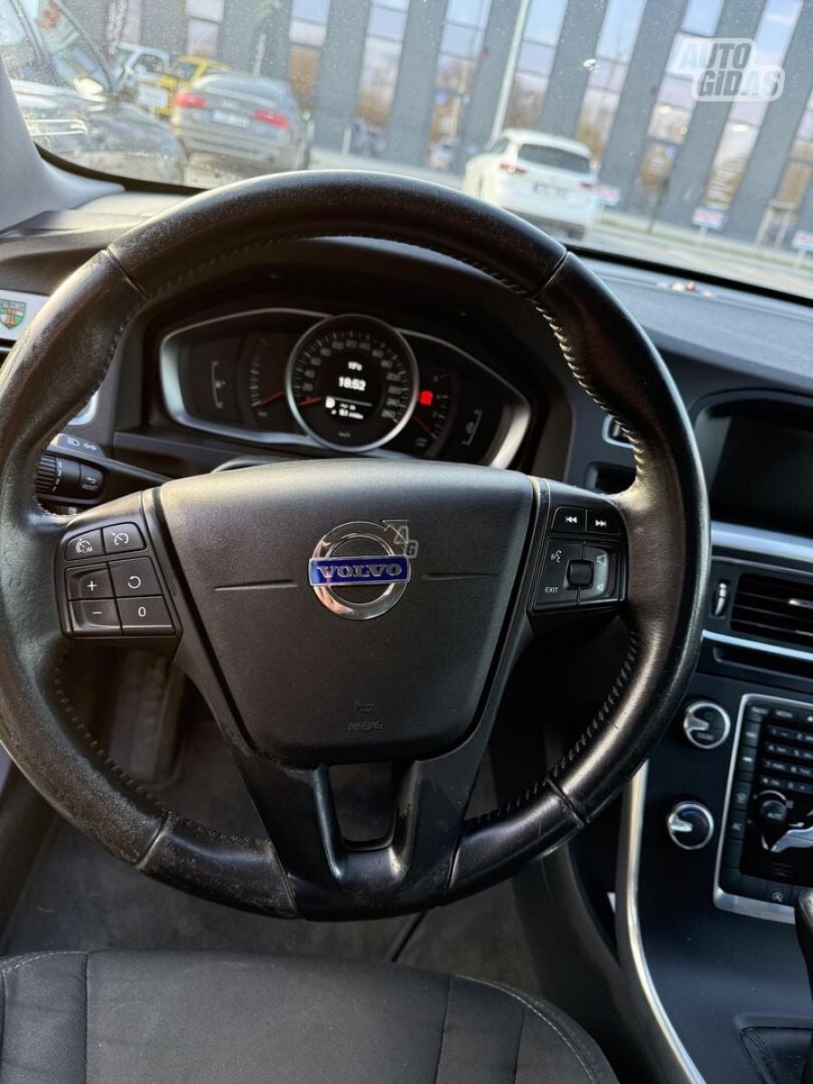 Brūns Volvo V60 2017 Kauņa, ar dzinēja tilpumu 2.00 L un nobraukumu 455 tūkst. km par 4800 €, foto 8 vietnē AUTOMOTO.COM.LV