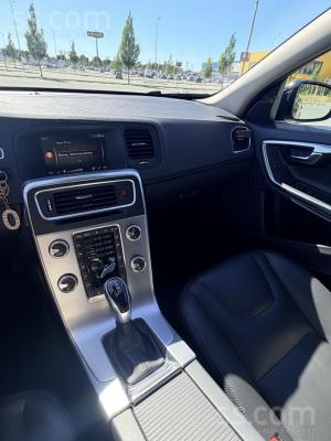 Brown Volvo V60 2017 in Riga, with an engine capacity of 2.40 L and mileage of 182 thousand km for 16500 €, photo 9 on AUTOMOTO.COM.LV