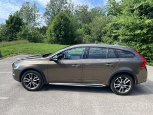 Brown Volvo V60 2017 in Riga, with an engine capacity of 2.00 L and mileage of 144 thousand km for 14500 €, photo 6 on AUTOMOTO.COM.LV