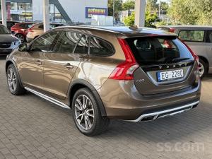 Brūns Volvo V60 2017 Rīga, ar dzinēja tilpumu 2.00 L un nobraukumu 0 tūkst. km par 6990 €, foto 4 vietnē AUTOMOTO.COM.LV
