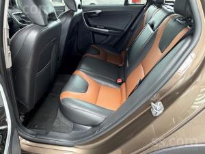 Brūns Volvo V60 2017 Rīga, ar dzinēja tilpumu 2.00 L un nobraukumu 0 tūkst. km par 6990 €, foto 7 vietnē AUTOMOTO.COM.LV