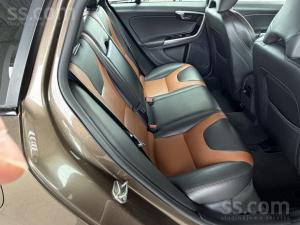 Brūns Volvo V60 2017 Rīga, ar dzinēja tilpumu 2.00 L un nobraukumu 0 tūkst. km par 6990 €, foto 9 vietnē AUTOMOTO.COM.LV