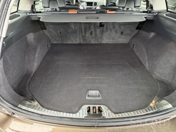 Brūns Volvo V60 2017 Rīga, ar dzinēja tilpumu 2.00 L un nobraukumu 0 tūkst. km par 6990 €, foto 9 vietnē AUTOMOTO.COM.LV