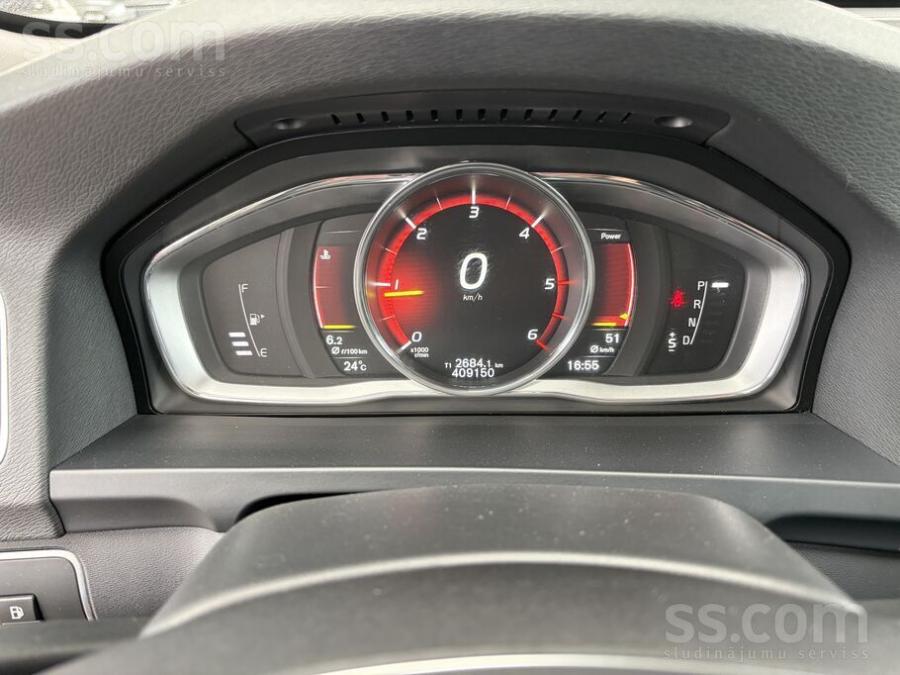Brūns Volvo V60 2017 Rīga, ar dzinēja tilpumu 2.00 L un nobraukumu 0 tūkst. km par 6990 €, foto 13 vietnē AUTOMOTO.COM.LV