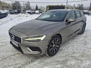 Brūns Volvo V60 2018 Rīga, ar dzinēja tilpumu 2.00 L un nobraukumu 295 tūkst. km par 13950 €, foto  vietnē AUTOMOTO.COM.LV